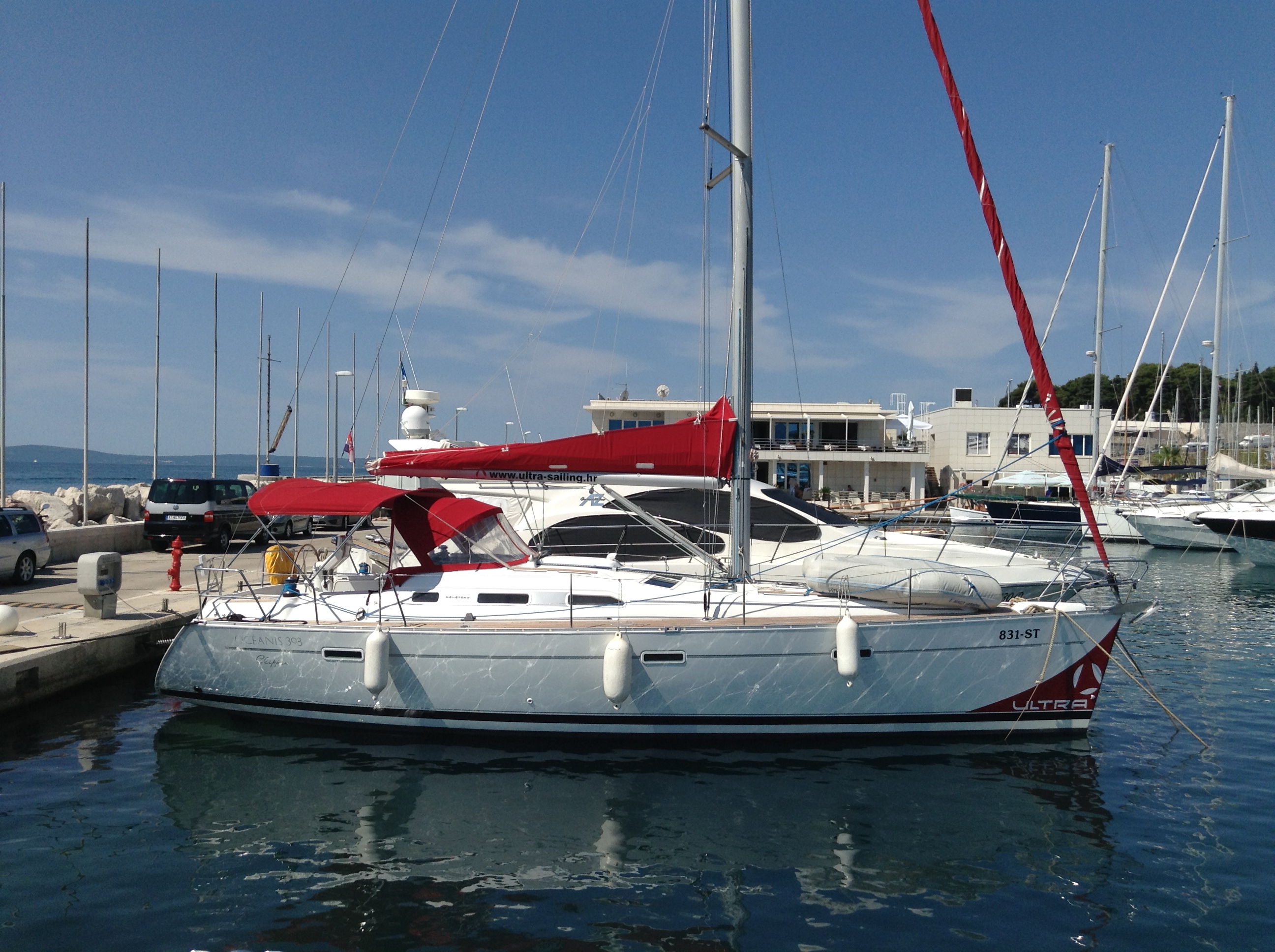 Beneteau Oceanis 393 - First Yachting